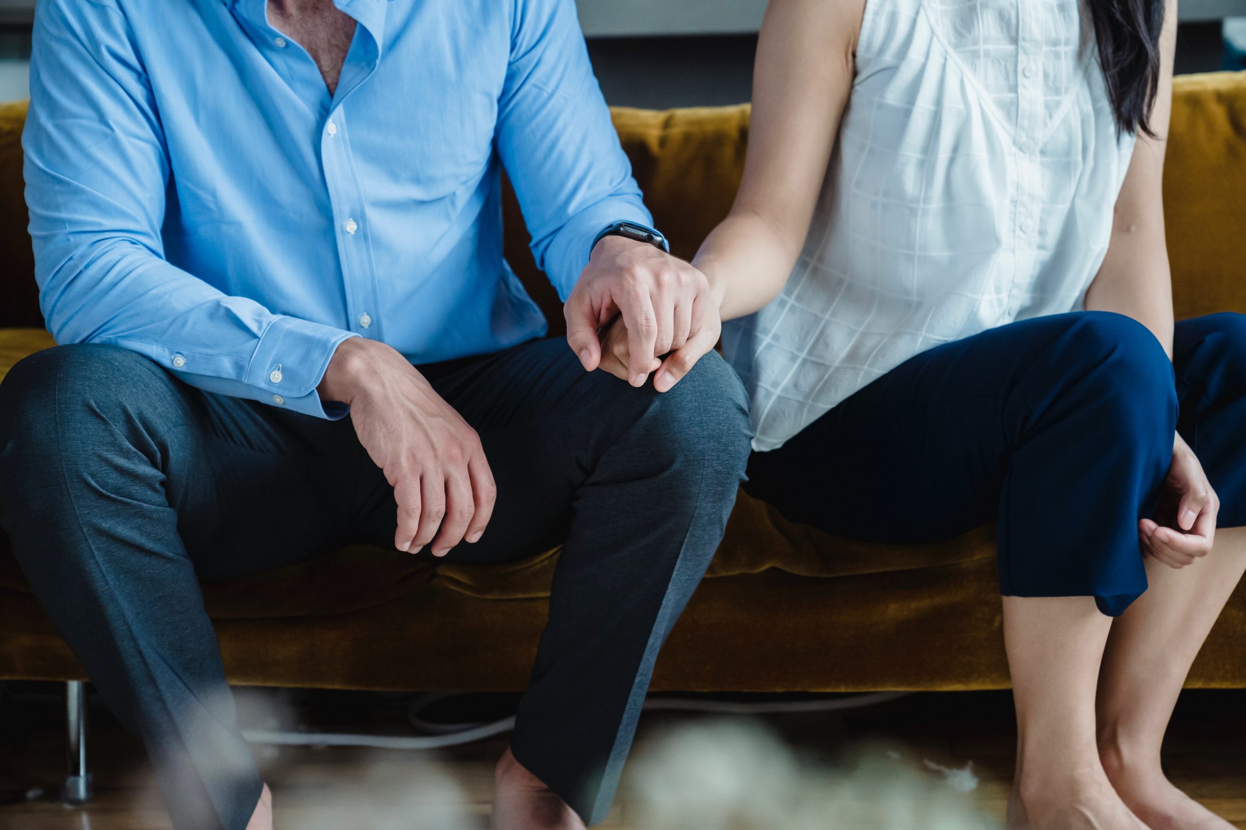 Isabelle regourd - la femme mystérieuse auprès d’Alexandre Brasseur.